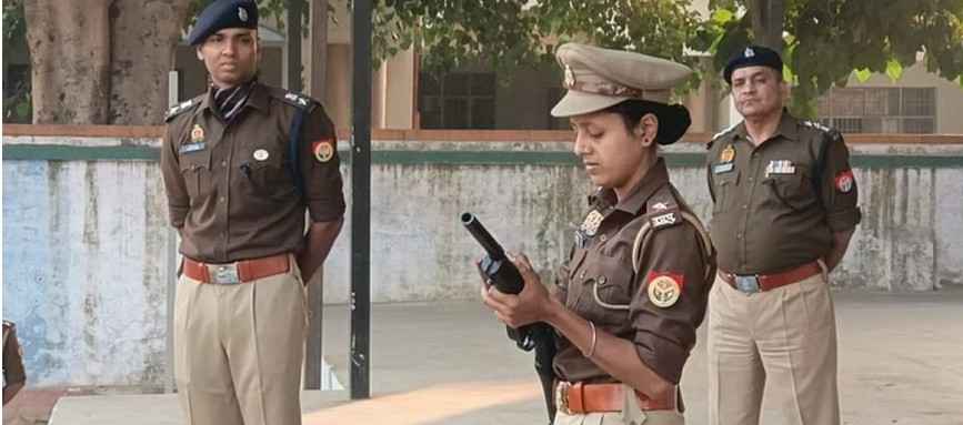 Aligarh Police लाइन में हुआ दंगा नियंत्रण का महाभ्यास, पुलिसकर्मियों ने ...